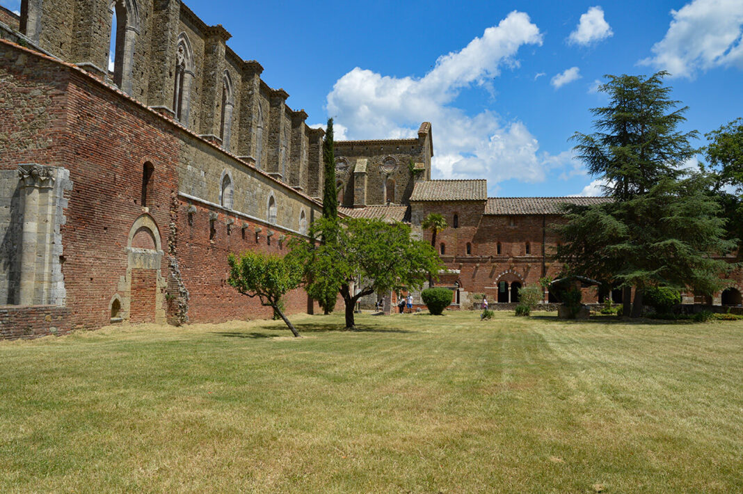 San Galgano - Guide To The Gothic Abbey In Southern Tuscany