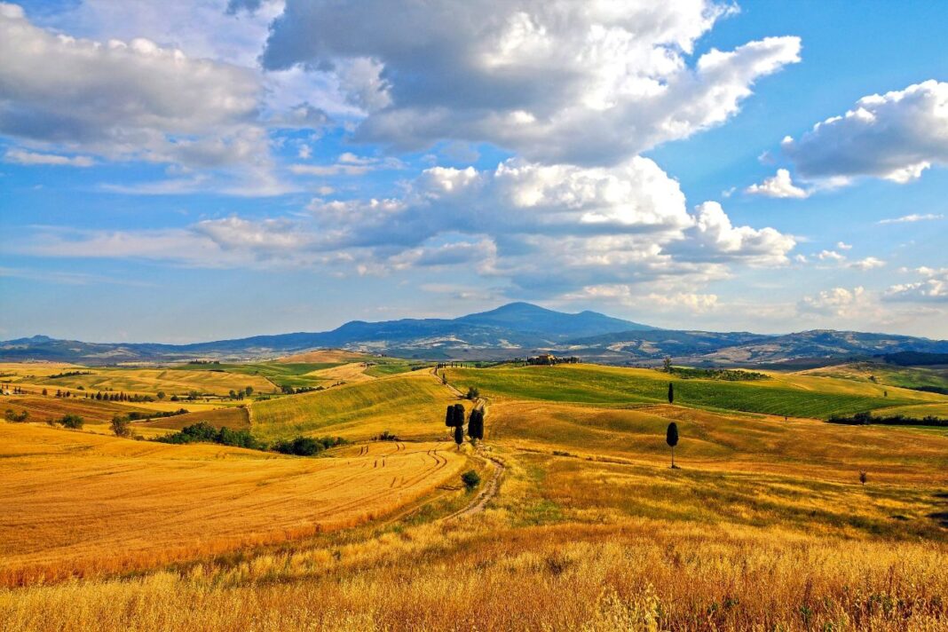 Tuscany Views – The 10 Best Photo Spots and Scenic Places
