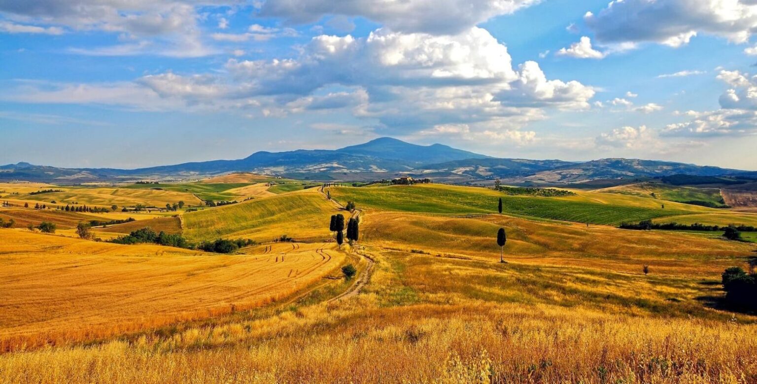 Val d’Orcia – Valley of Castles, Hot Springs, and Vineyards